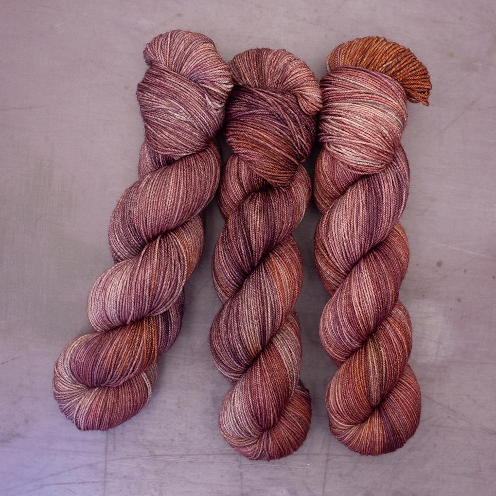 russet-kissed, this faded rose – Meadowyarn